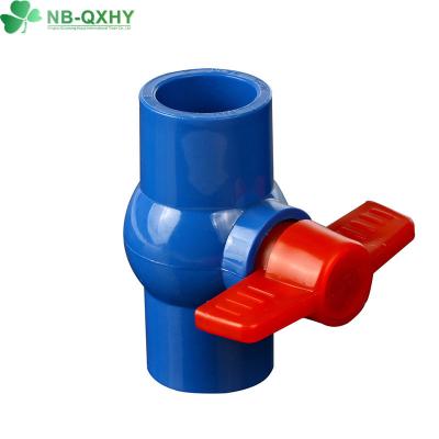 Cina Manico blu profondo rosso Materiali da costruzione Valvola a sfera flessibile per sistema di approvvigionamento idrico in vendita