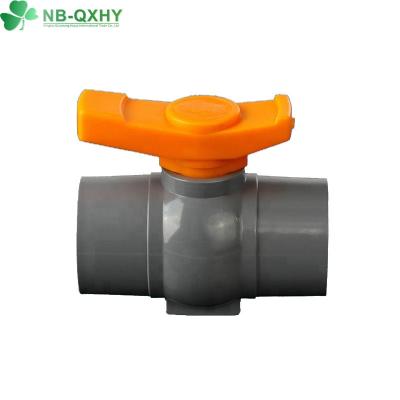 Cina Forma di connessione adesiva Materiale idraulico PVC Valvola a sfera di plastica per l'efficienza del Vietnam in vendita
