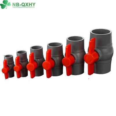 Cina Forma di connessione adesiva Materiale idraulico PVC Valvola a sfera di plastica per l'efficienza del Vietnam in vendita