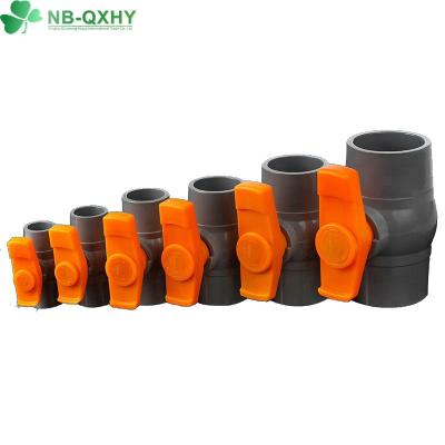Cina Forma di connessione adesiva Materiale idraulico PVC Valvola a sfera di plastica per l'efficienza del Vietnam in vendita
