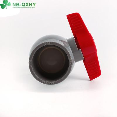 Cina Valvola a sfera compatta in PVC a bassa temperatura per canale a tipo retto in vendita