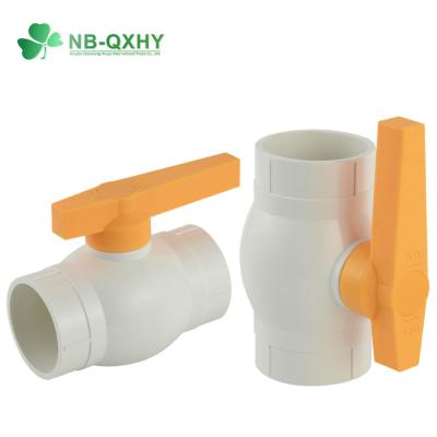 Cina Valvola a sfera di plastica in PVC a canale diretto con manico giallo e presa in vendita