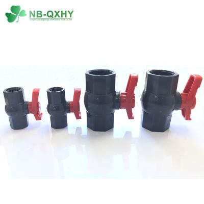 China Função da válvula de descarga Valva de esfera octogonal de plástico de PVC de alta espessura com extremidades de fio à venda