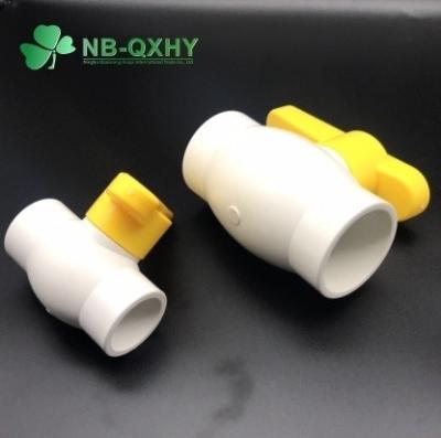 Cina QX Valvola a sfera bianca a superficie liscia con maniglia gialla US 5/pezzo in vendita