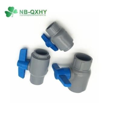 Cina Fittings di tubi in PVC Valvola a sfera compatta per uso industriale dell'acqua in piscina in vendita