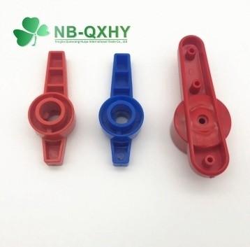 Cina Fittings di tubi in PVC Valvola a sfera compatta per uso industriale dell'acqua in piscina in vendita