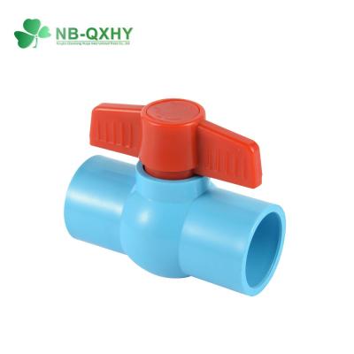 China Watervoorziening BS-standaard lichtblauw PVC-compact kogelventil met stopcontact Te koop