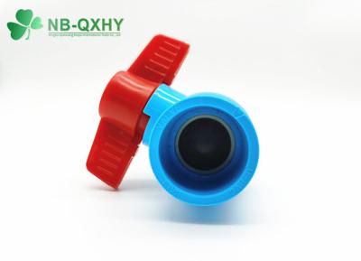 中国 手動運転モード UPVC コンパクトボールバルブ 固定構造とソケットまたはスレッド付き 販売のため