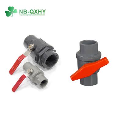 Cina Valvola a sfera flessibile grigio PVC a filo Valvola di unione maschile femminile F/M Ss Maniglia ABS per sicurezza in vendita