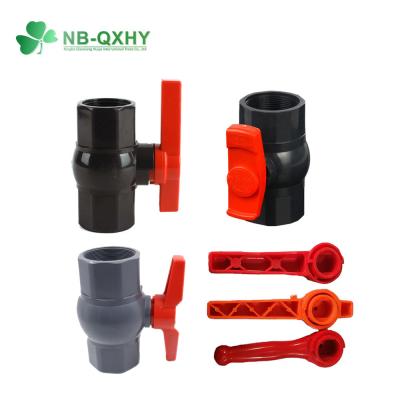 Cina Valvola a sfera flessibile grigio PVC a filo Valvola di unione maschile femminile F/M Ss Maniglia ABS per sicurezza in vendita