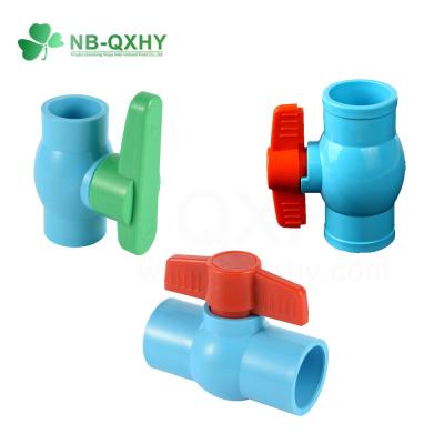 Cina PN1.0-32.0MPa Valvola a sfera manuale di PVC compatta rotonda UPVC per irrigazione del paesaggio in vendita