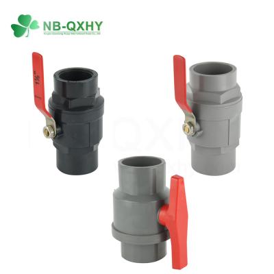Cina PN1.0-32.0MPa Valvola a sfera manuale di PVC compatta rotonda UPVC per irrigazione del paesaggio in vendita