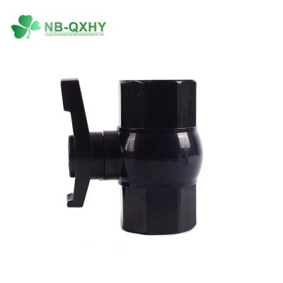 China Tipo DIN BSPT Válvula de esfera de PVC/UPVC padrão para abastecimento de água Durável Flexível à venda