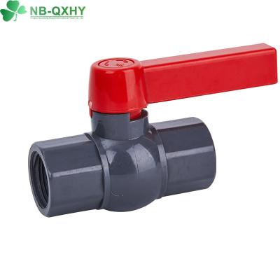 Cina Valvola a sfera ottagonale in PVC UPVC PVC con manico e base lunghi in vendita