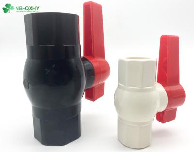 Cina Valvola a sfera ottagonale flessibile in plastica in PVC per l'approvvigionamento idrico personalizzabile e durevole in vendita