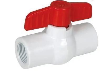 Cina 1/2 rdquor -4 rdquor Valvola a sfera in PVC a pressione nominale Pn16 e bassa temperatura in vendita