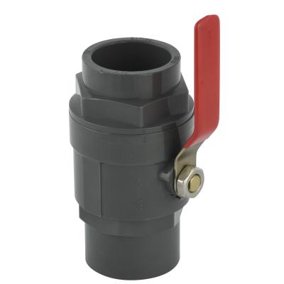 Cina Colla di connessione 1/2-4 pollici PVC di plastica due pezzi valvola a sfera con temperatura normale in vendita