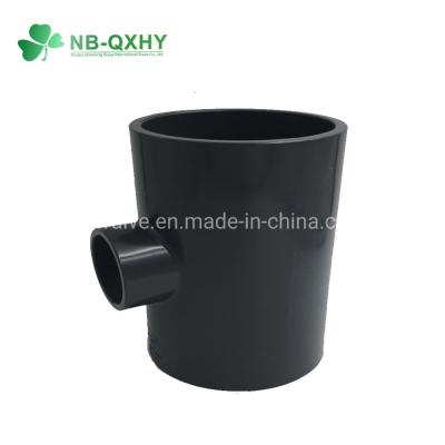 Cina T-shirt riducente in UPVC grigio Dimensione da 25 mm a 225 mm Standard DIN per il trasporto di fluidi in vendita