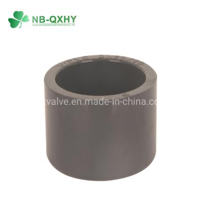 中国 グレー UPVC 縮小型ティーサイズ 25mm から 225mm 流体輸送のための DIN 標準 販売のため