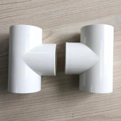 China Pn16 tubos de plástico 3 Way Connector PVC tubos iguais Tee com e personalização à venda