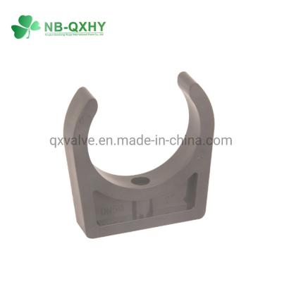 Cina QX DIN Pn16 Fittings di tubi in UPVC in plastica 4 Way Cross Tee Connector richiesta personalizzata in vendita