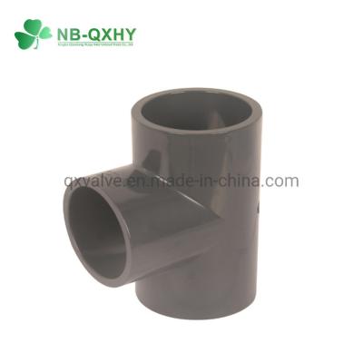 Cina QX DIN Pn16 Fittings di tubi in UPVC in plastica 4 Way Cross Tee Connector richiesta personalizzata in vendita