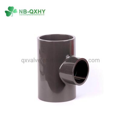 Cina Dispositivo DIN grigio per l'approvvigionamento idrico PVC Equal Tee con certificato ISO in vendita