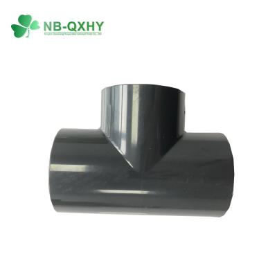 Cina Codice Testa Rotonda PVC Equal Tee Forgiato PVC Fitting Tubo a pressione Fitting a prezzi competitivi in vendita