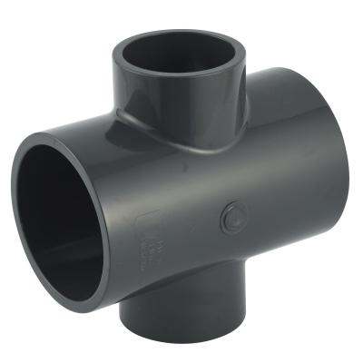 Cina Fitture di tubi di plastica ad alta pressione Pn16 UPVC con customizzazione DIN Cross Tee End Cap in vendita