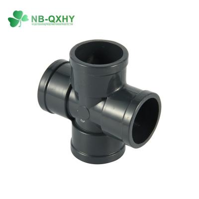 Cina Tipo di superficie della presa Pn16 PVC grigio scuro UPVC adattabile all'approvvigionamento idrico in vendita