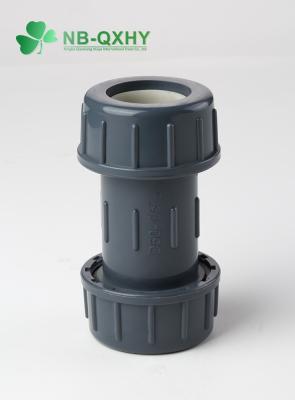 Cina Tipo di superficie con tipo di gomma Diverse dimensioni Grigio chiaro Fitting idraulico PVC Fitting DIN Fitting in vendita