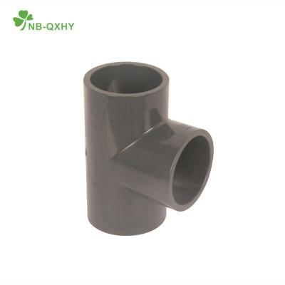 Cina Disegno di collegamento ad acqua CPVC Tee Pipe Fitting con presa Pn10/Pn16 in vendita