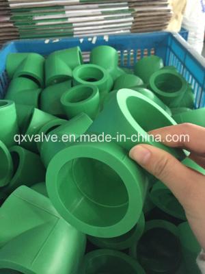 Cina Fittings PPR per l'approvvigionamento di acqua calda e fredda ad angolo di 90° in vendita