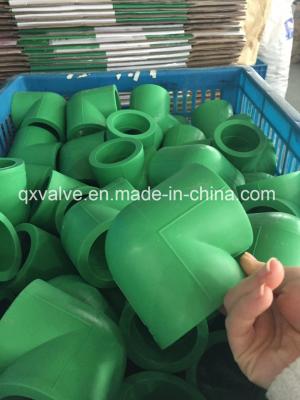 Cina Fittings PPR per l'approvvigionamento di acqua calda e fredda ad angolo di 90° in vendita