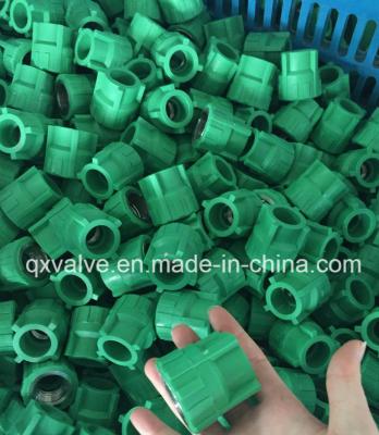 Cina Fittings PPR per l'approvvigionamento di acqua calda e fredda ad angolo di 90° in vendita