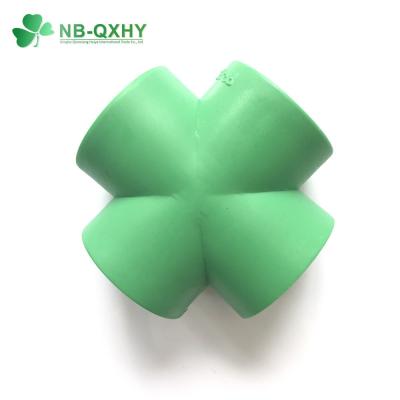 中国 熱冷水供給のための溶接接続 PPRクロスティー プラスチックパイプフィッティング 販売のため