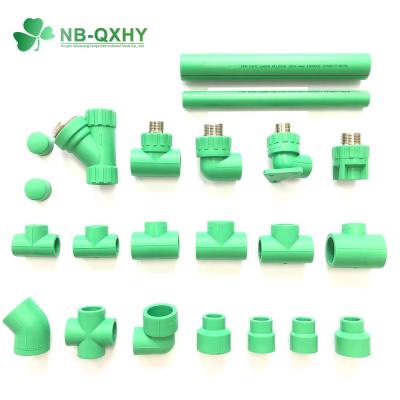 Cina Codice testa rotonda Tesi uguali maschio PPR a filo montato tubo di plastica forgiato montato con ottone in vendita