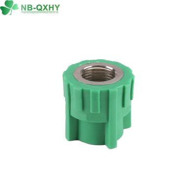 Cina Fittings di tubi PPR per l'approvvigionamento idrico provenienti dalla Cina, di sezione trasversale rotonda, da 20 mm a 160 mm in vendita