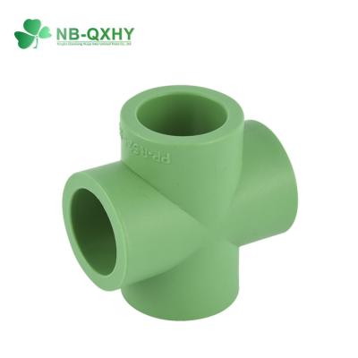 Cina PN20 Spessore della parete uguale Tee PPR tubo di montaggio cross Tee per acqua calda in vendita