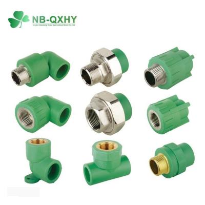 Cina Fittings di tubi in plastica PPR/HDPE/PVC/CPVC Pn 16 20 25 Colore verde PPR gomito per approvvigionamento idrico in vendita
