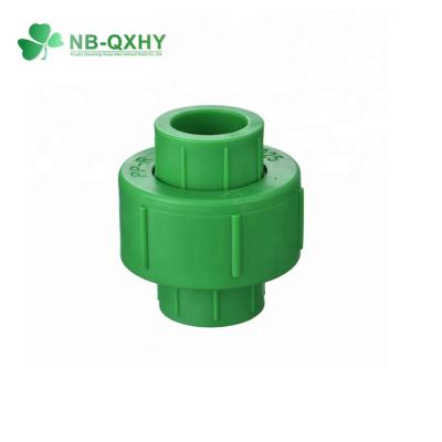 Cina PPR Pipe Fitting Plastic Coupling Valve a sfera di colore verde Unione Pn20 Pn25 per saldatura in vendita