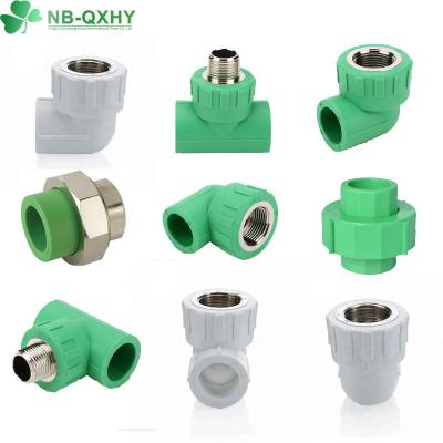 Cina PPR Pipe Fitting Plastic Coupling Valve a sfera di colore verde Unione Pn20 Pn25 per saldatura in vendita
