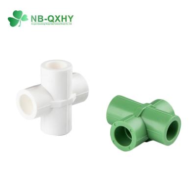China Plastic PPR Pipe Fittings Valve Tee Elbow Tube Pipe Fittings voor loodgietersystemen Te koop