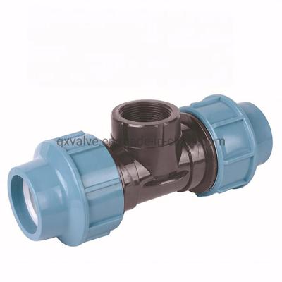 China QX Fittings de compressão de PP de cores múltiplas para irrigação Conector de tubos de ângulo de 45o Tee à venda