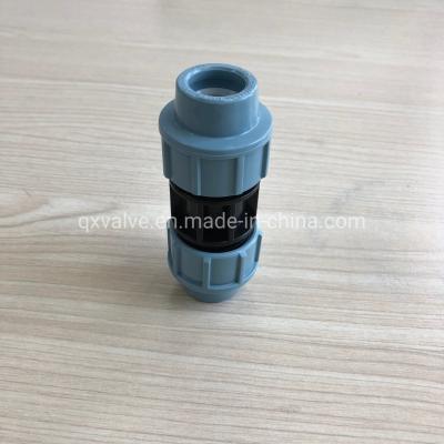 Cina Codice testa rotonda accoppiamento in plastica 3 Way Tee PP compressione adatta per irrigazione uguale in vendita