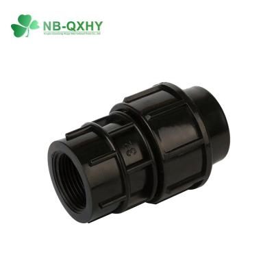 中国 灌輸 ブラック色Pn16 90度アングルPP圧縮フィッティングのプラスチックパイプフィッティング 販売のため