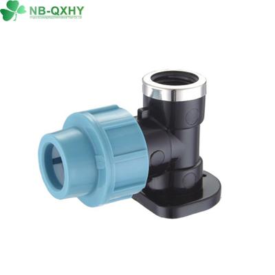 Cina 100% Materiale Femminile Tee PP tubo d'acqua con anello di rinforzo in vendita