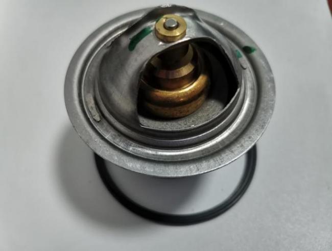 Silvery 21746213 Scania Thermostat Scania Engine Parts 0
