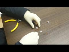 Tipo de corte lateral com alças amarelas