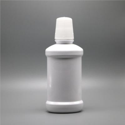China PET-plastic mondwaterfles met lange nek 250 ml voor lege witte mondwasverpakking Te koop